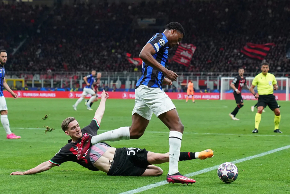 L'Inter met une baffe à Milan - C1 - Demies - Milan-Inter (0-2) - 10 ...