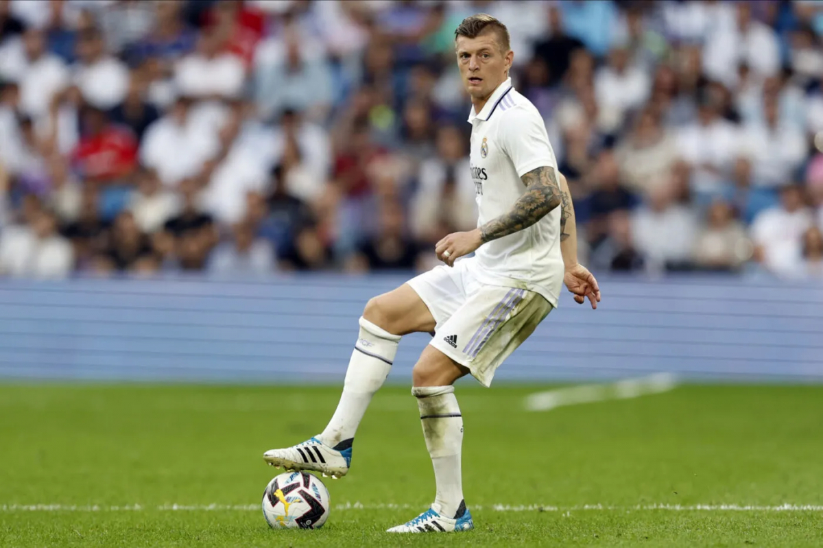 Toni Kroos est dubitatif sur Bellingham et tacle Hazard - Espagne ...