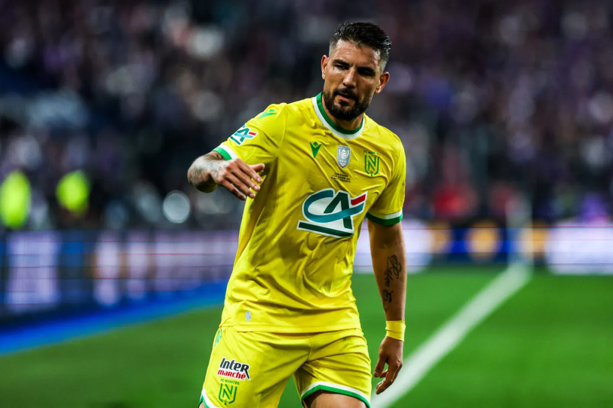 Andy Delort débarque officiellement au Qatar - Qatar - Umm Salal SC ...