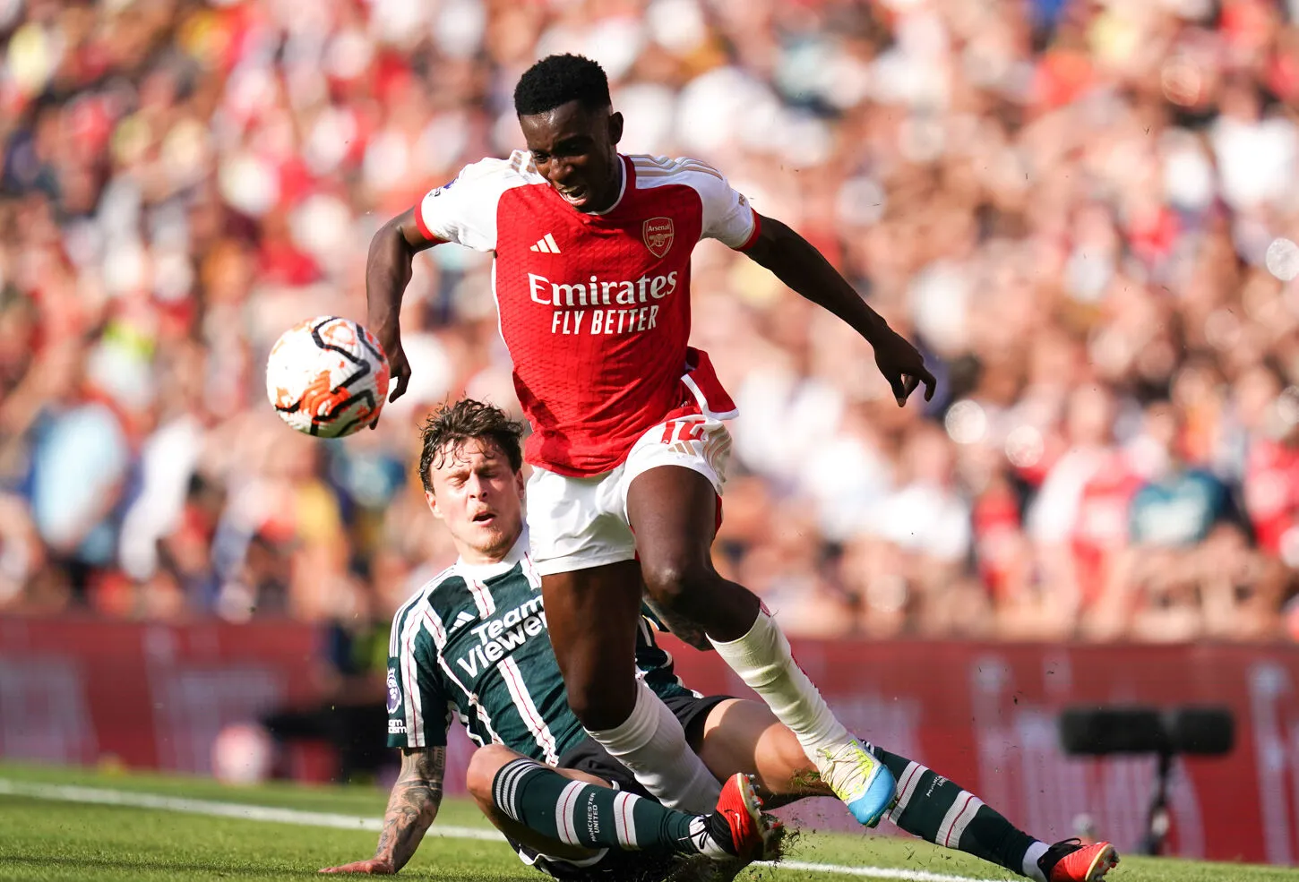Arsenal cloue Manchester United dans le Fergie Time - Premier League ...