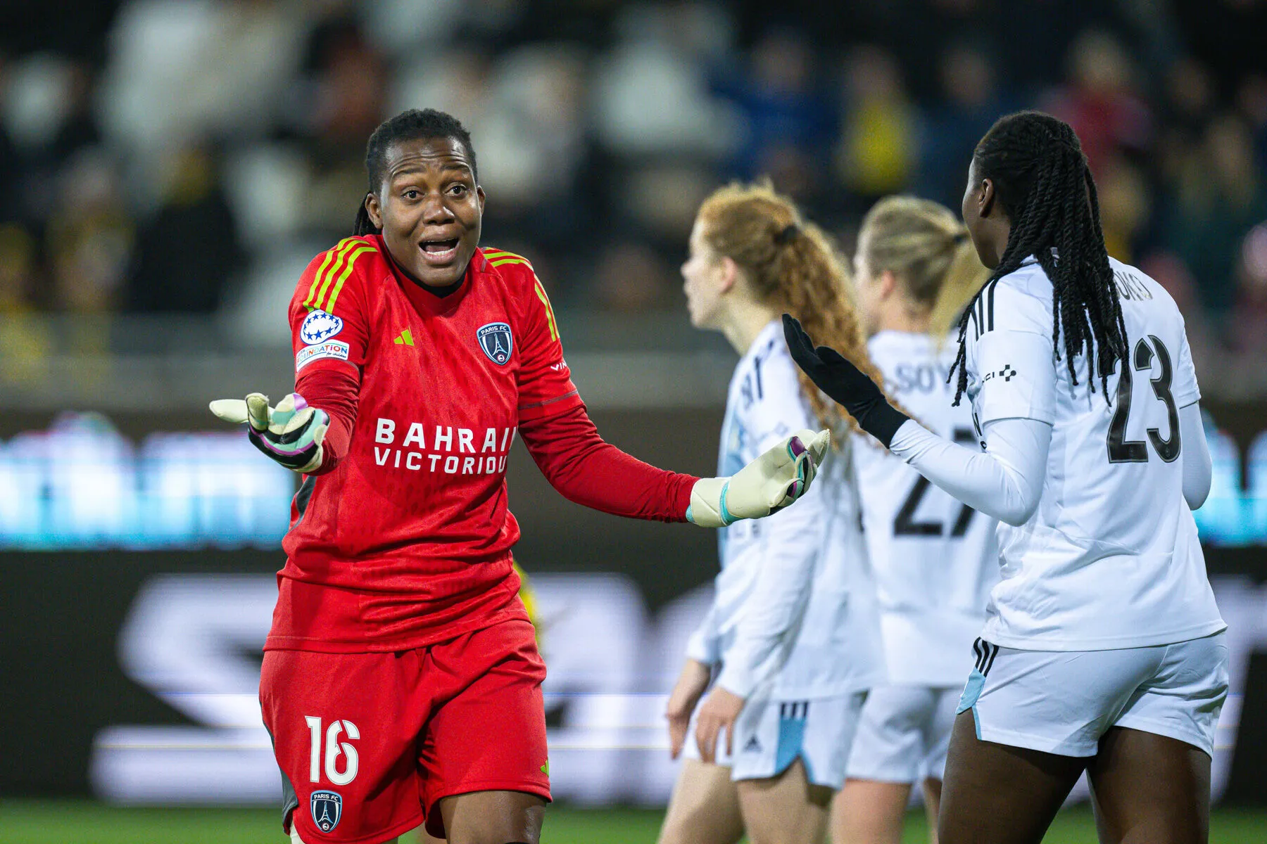 Le Paris FC tenu en échec par Häcken - C1 (F) - GR.D - BK Häcken-Paris ...