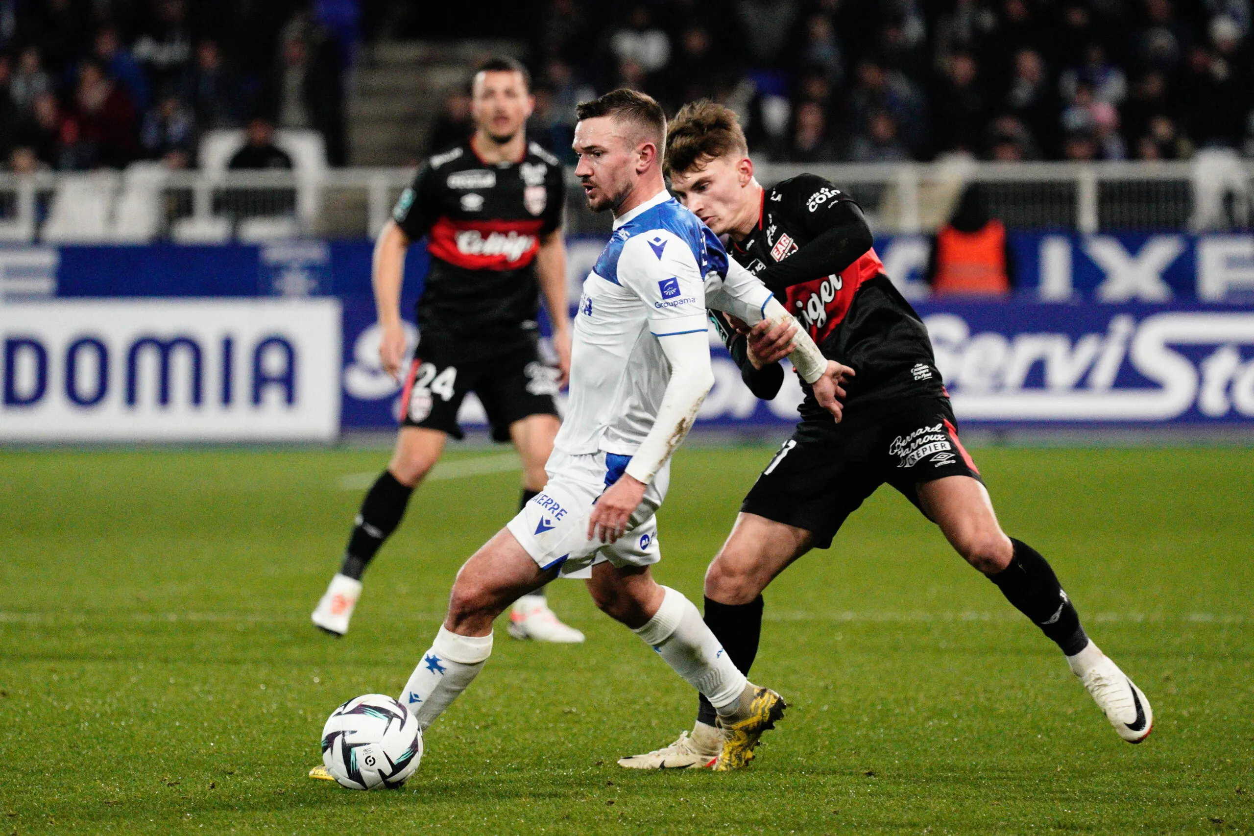 Valenciennes et Dunkerque respirent, Laval se relance - Ligue 2 - J22 ...