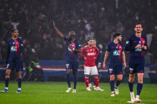 Brest crucifie Lyon et s’assoit dans le fauteuil de leader - Ligue 1 - J6 - Brest-Lyon (1-0 ...