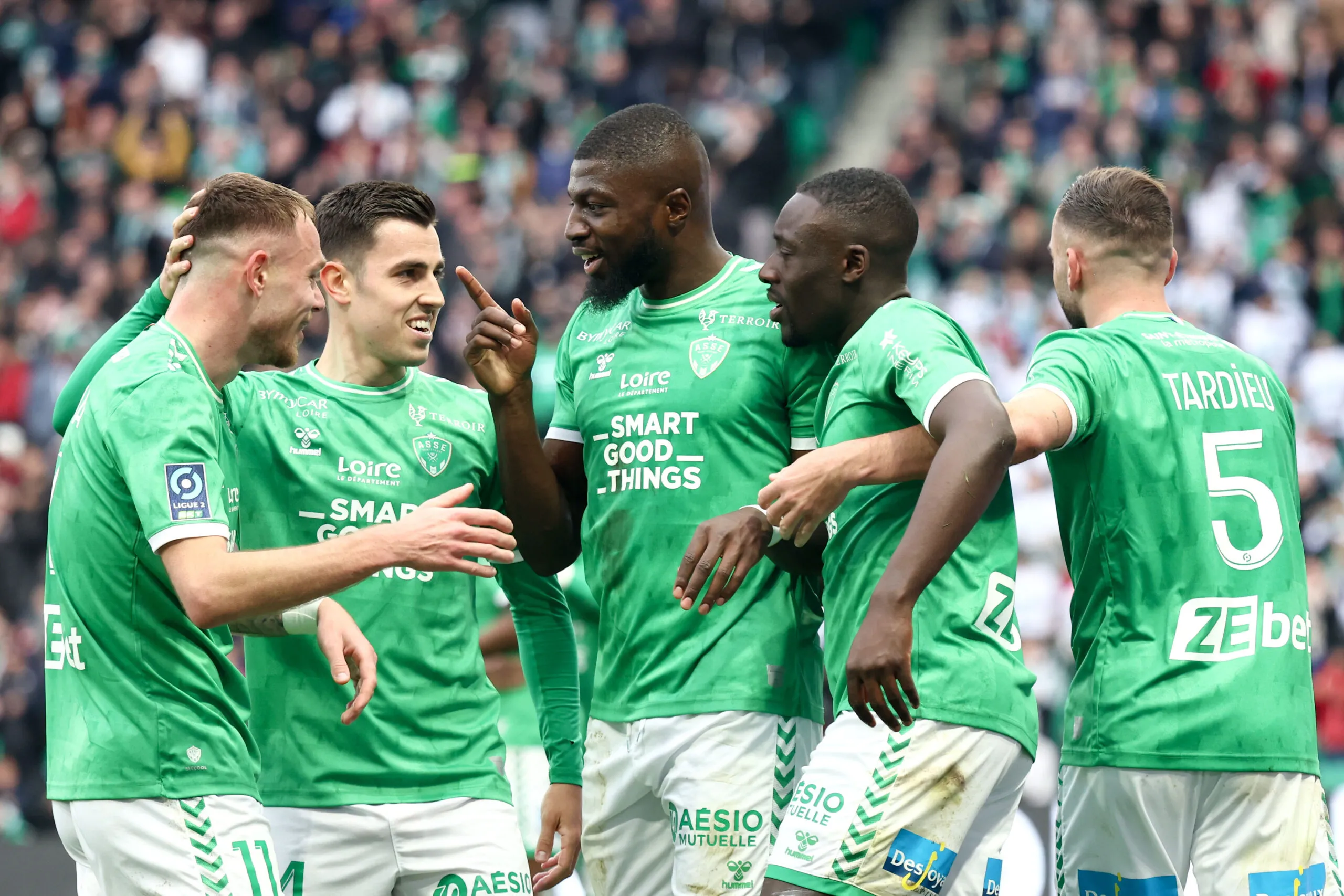 Saint-Étienne bat Annecy et monte sur le podium - Ligue 2 - J26 - Saint ...
