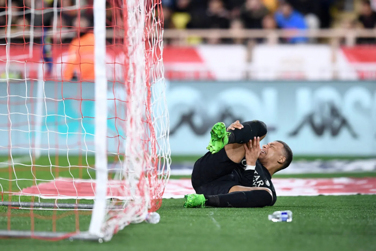 Mais quelle mouche a piqué Kylian Mbappé ? - Ligue 1 - J24 - Monaco-PSG ...