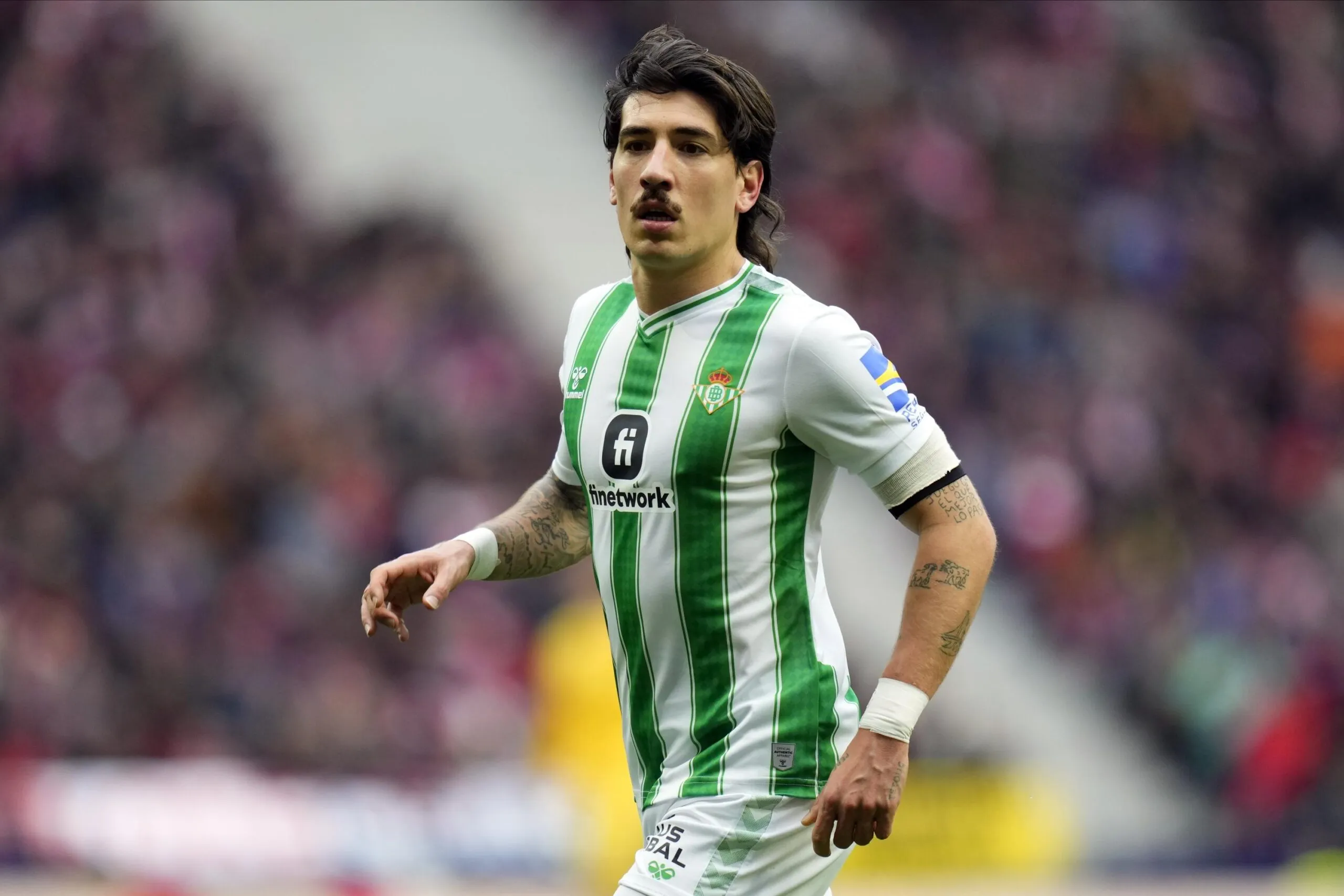 Machisme, déshumanisation, manque de respect… Héctor Bellerín vide son ...