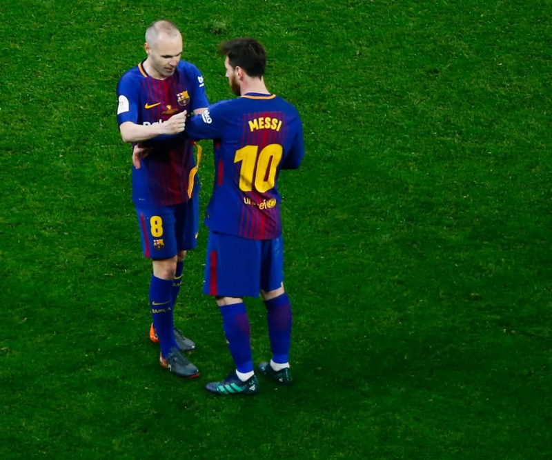 Lionel Messi salue la retraite du « phénomène » Iniesta - Espagne - FC ...