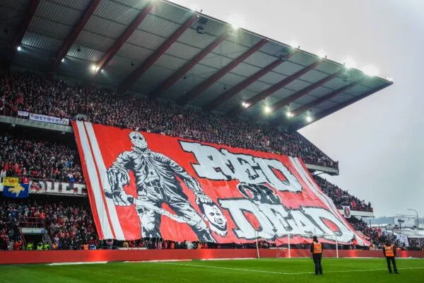 Le meilleur tifo de l'histoire du football est... - Top 50 - Tifos - 31 ...