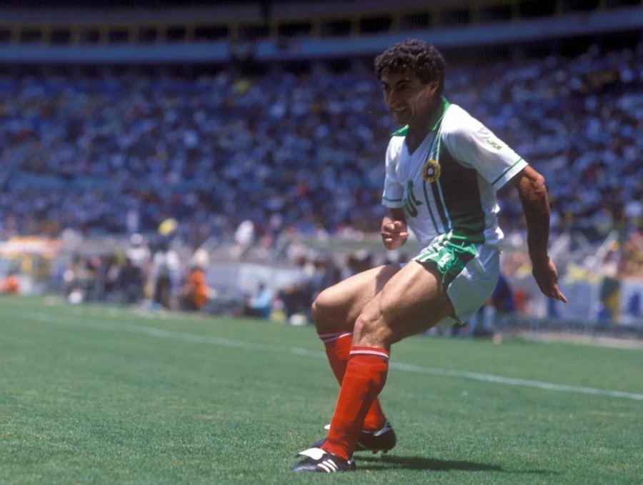 C’était Djamel Menad, légende du football algérien - Algérie ...