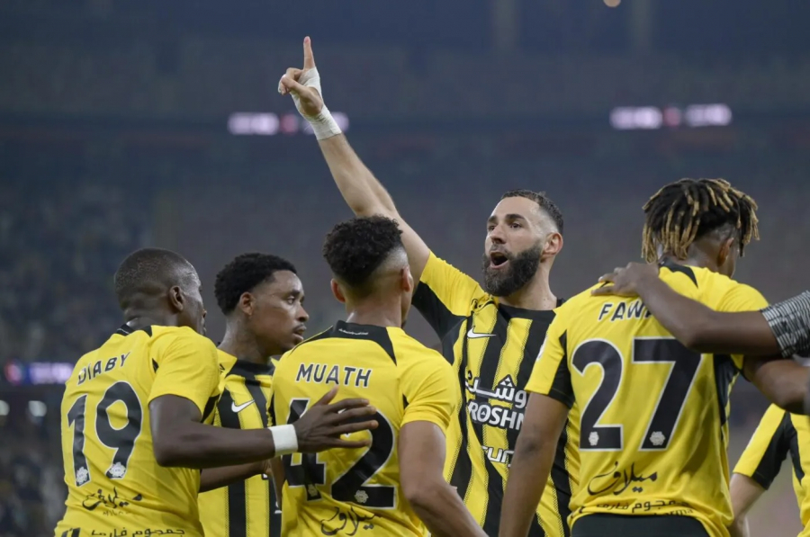 Al-Ittihad proche du titre grâce à un doublé de Benzema - Saudi Pro ...