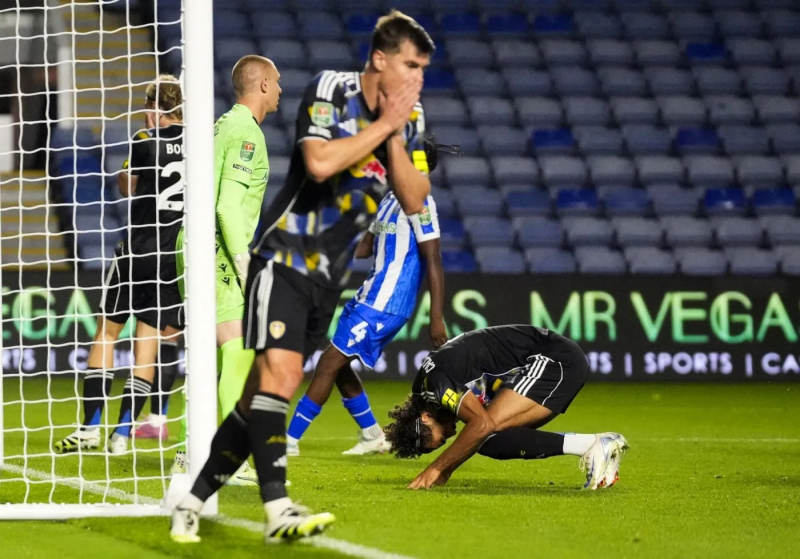 Les débuts catastrophiques de Calvert-Lewin avec Leeds - League Cup ...
