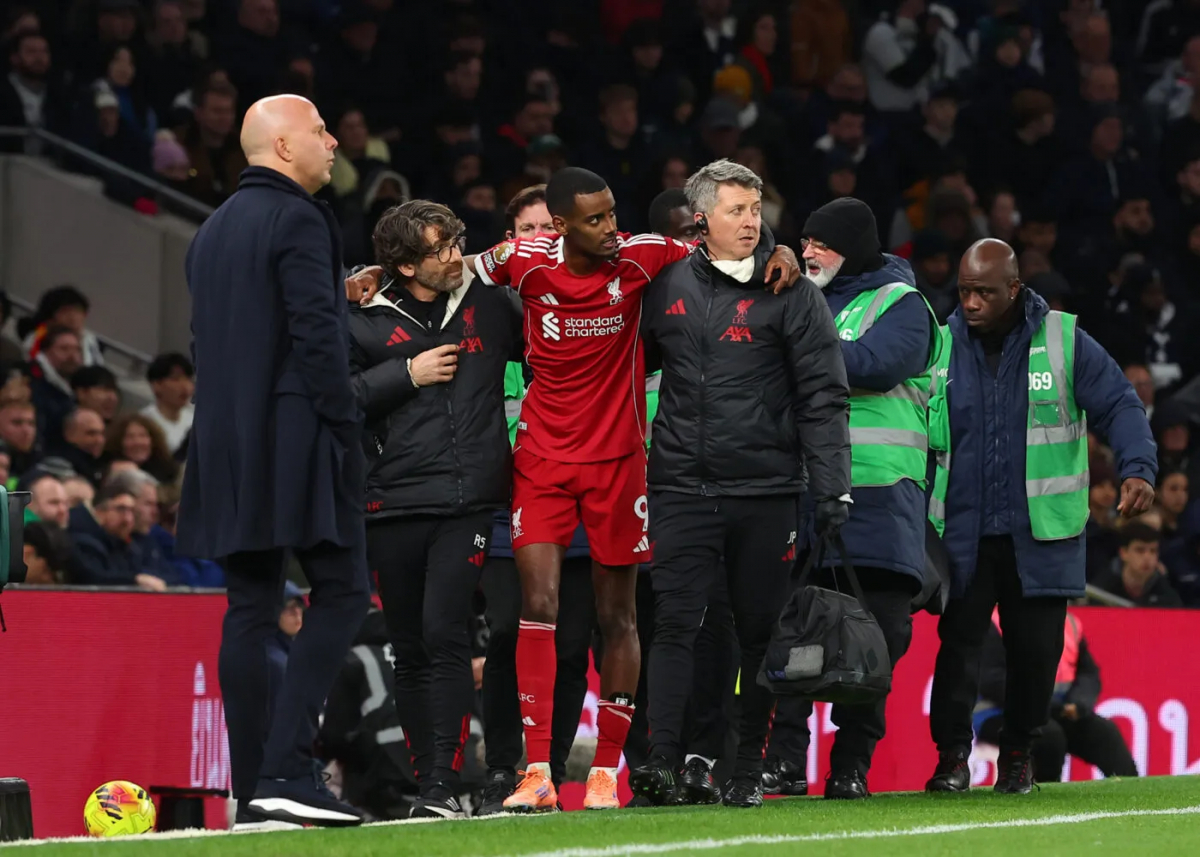 Le cauchemar continue pour Alexander Isak - Angleterre - Liverpool FC ...