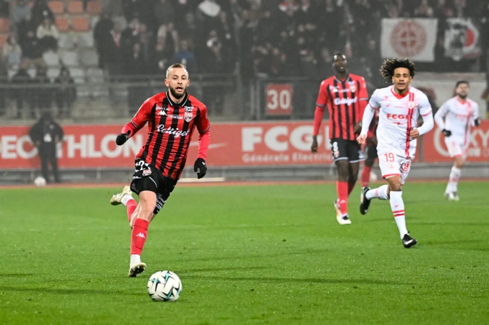 Guingamp réalise une belle opération à Nancy - Ligue 2 - J19 - Nancy ...