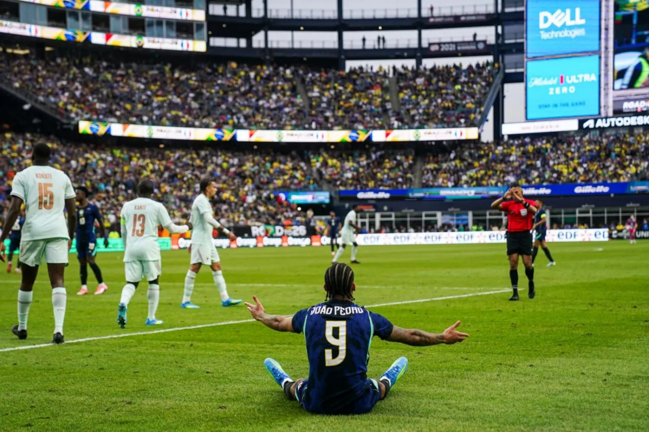 La presse brésilienne inquiète après le revers de la Seleção - Amical ...