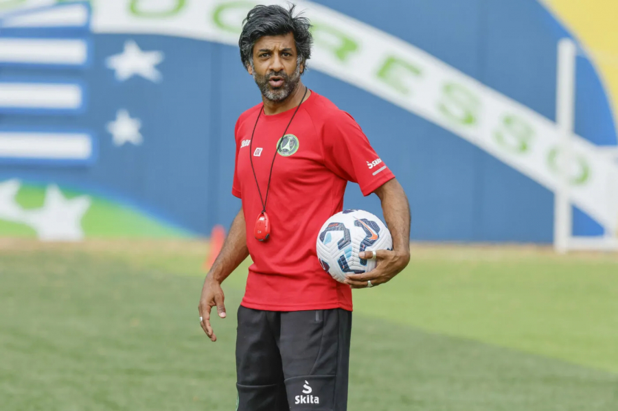 Un ancien international français prêt à coacher au plus haut niveau ...
