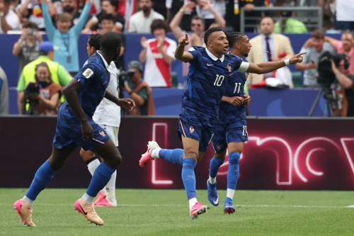 Face à l'Irak, Mbappé répond déjà à Messi - Mondial 2026 - Gr. I ...