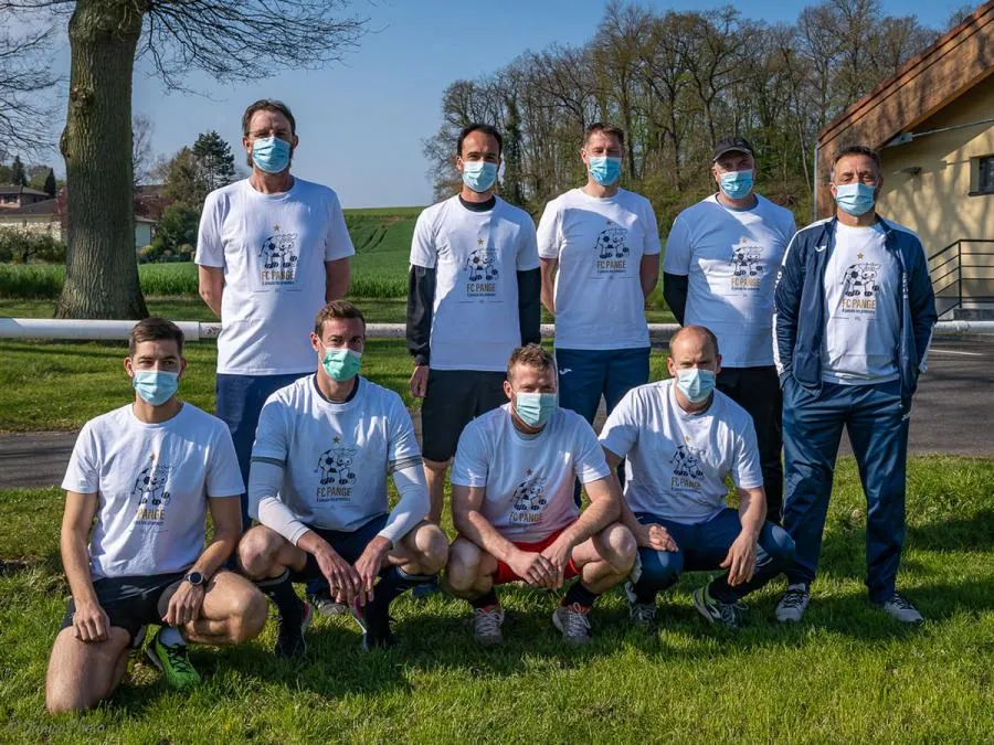 FC Pange, le logo de la dérision - Foot amateur - Vrai Foot Day - 10 ...